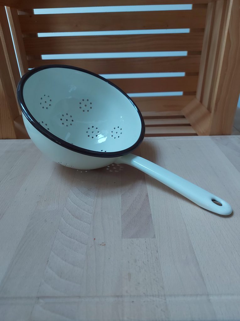 Cedilo krem 20 cm | Korotan